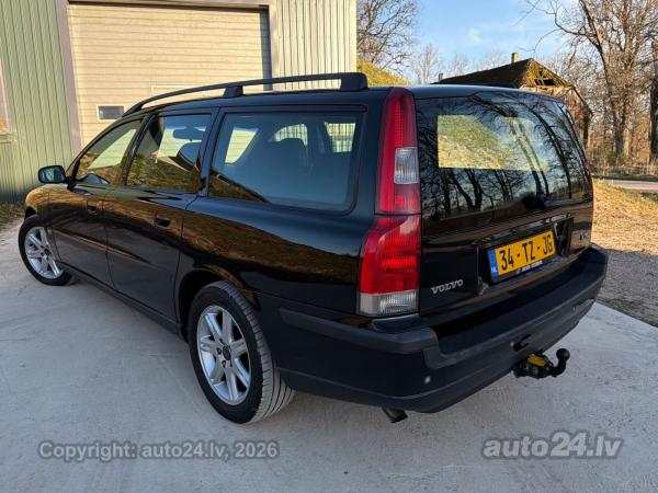 Melns Volvo V70 2003 Viljandi, ar dzinēja tilpumu 2.40 L un nobraukumu 497 tūkst. km par 3390 €, foto 4 vietnē AUTOMOTO.COM.LV