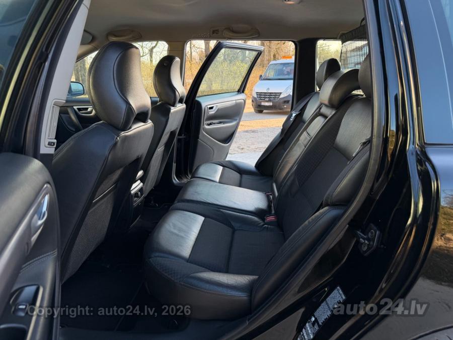 Melns Volvo V70 2003 Viljandi, ar dzinēja tilpumu 2.40 L un nobraukumu 497 tūkst. km par 3390 €, foto 12 vietnē AUTOMOTO.COM.LV