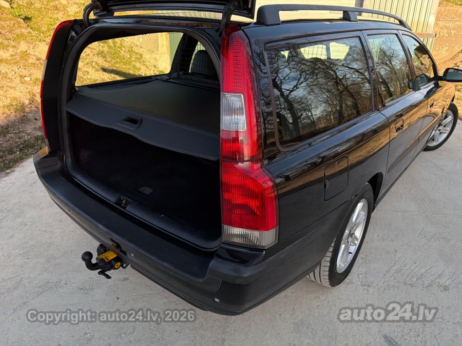 Melns Volvo V70 2003 Viljandi, ar dzinēja tilpumu 2.40 L un nobraukumu 497 tūkst. km par 3390 €, foto 25 vietnē AUTOMOTO.COM.LV