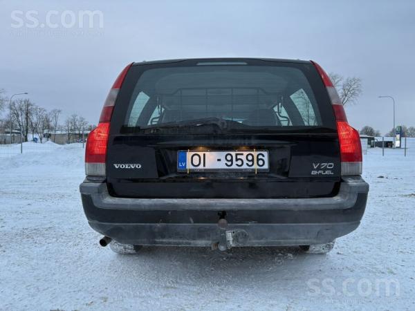 Черный Вольво В70 2003 в Даугавпилс, объемом двигателя 2.40 л и пробегом 194 тыс. км за 2250 €, фото 4 на AUTOMOTO.COM.LV
