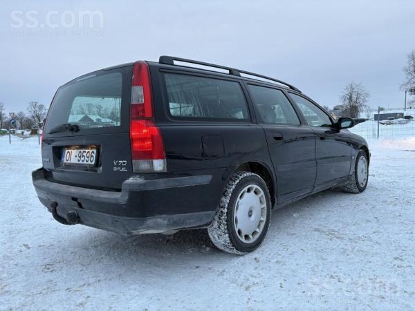 Черный Вольво В70 2003 в Даугавпилс, объемом двигателя 2.40 л и пробегом 194 тыс. км за 2250 €, фото 5 на AUTOMOTO.COM.LV