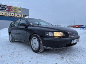 Black Volvo V70 2003 in Daugavpils, with an engine capacity of 2.40 L and mileage of 194 thousand km for 2250 €, photo 8 on AUTOMOTO.COM.LV