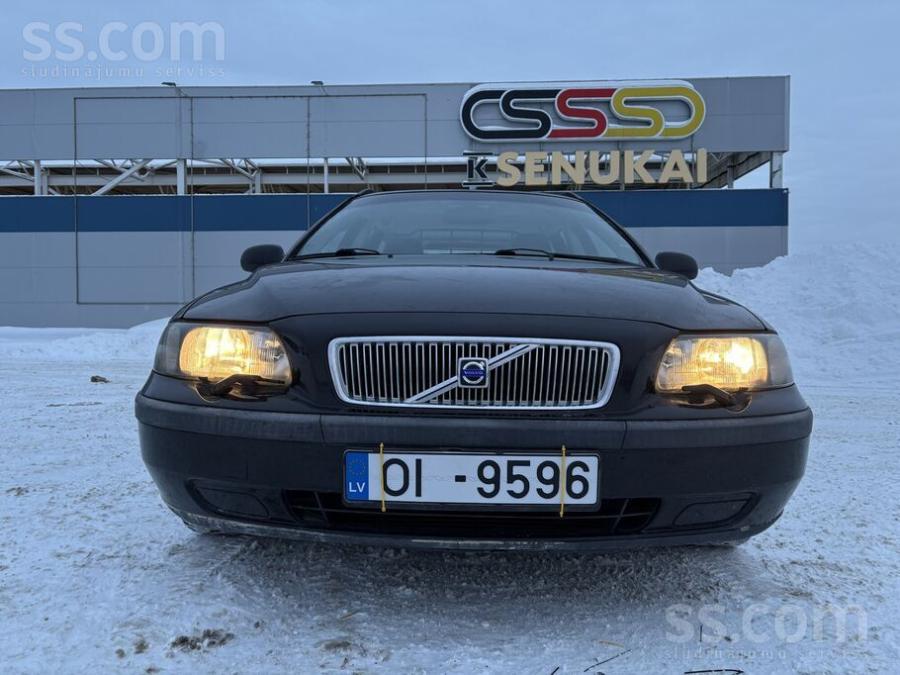 Black Volvo V70 2003 in Daugavpils, with an engine capacity of 2.40 L and mileage of 194 thousand km for 2250 €, photo 9 on AUTOMOTO.COM.LV