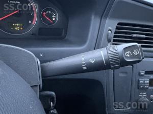 Black Volvo V70 2003 in Daugavpils, with an engine capacity of 2.40 L and mileage of 194 thousand km for 2250 €, photo 16 on AUTOMOTO.COM.LV