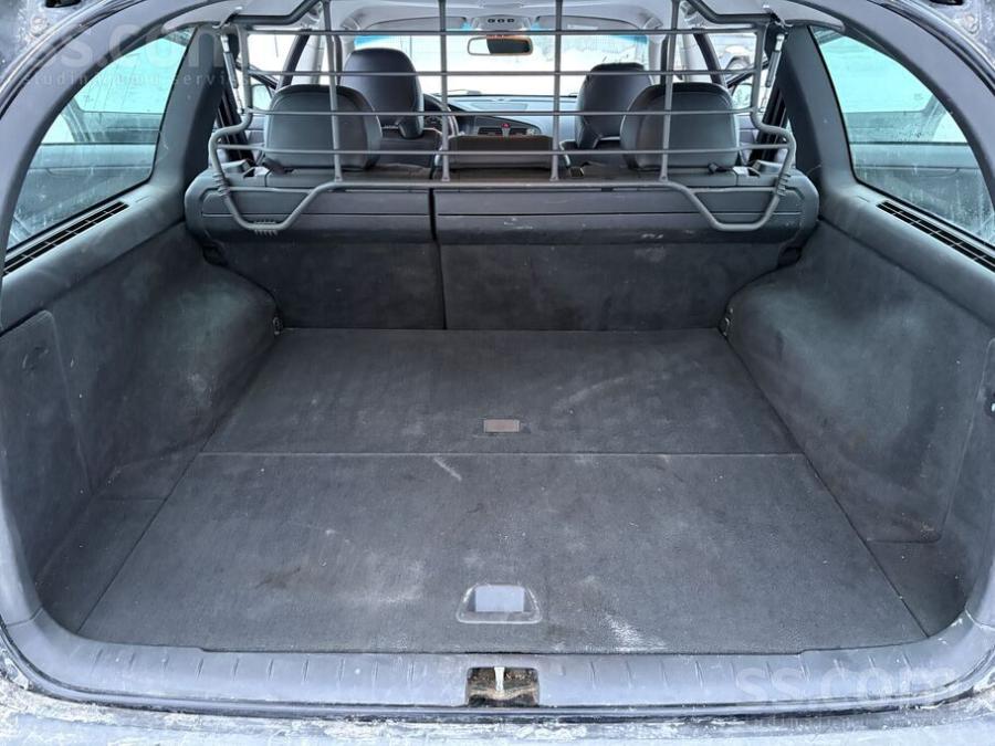 Black Volvo V70 2003 in Daugavpils, with an engine capacity of 2.40 L and mileage of 194 thousand km for 2250 €, photo 27 on AUTOMOTO.COM.LV