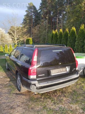 Black Volvo V70 2003 in Riga, with an engine capacity of 2.40 L and mileage of 289 thousand km for 550 €, photo 4 on AUTOMOTO.COM.LV