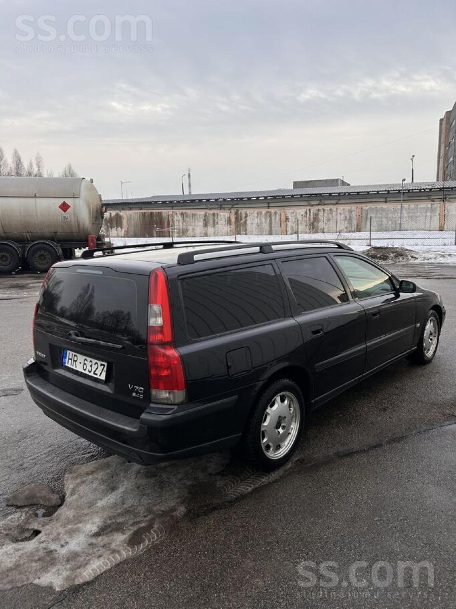 Melns Volvo V70 2003 Rīga, ar dzinēja tilpumu 2.40 L un nobraukumu 585 tūkst. km par 900 €, foto 3 vietnē AUTOMOTO.COM.LV