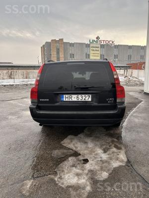 Melns Volvo V70 2003 Rīga, ar dzinēja tilpumu 2.40 L un nobraukumu 585 tūkst. km par 900 €, foto 4 vietnē AUTOMOTO.COM.LV