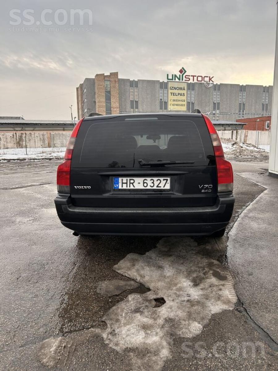 Melns Volvo V70 2003 Rīga, ar dzinēja tilpumu 2.40 L un nobraukumu 585 tūkst. km par 900 €, foto 4 vietnē AUTOMOTO.COM.LV