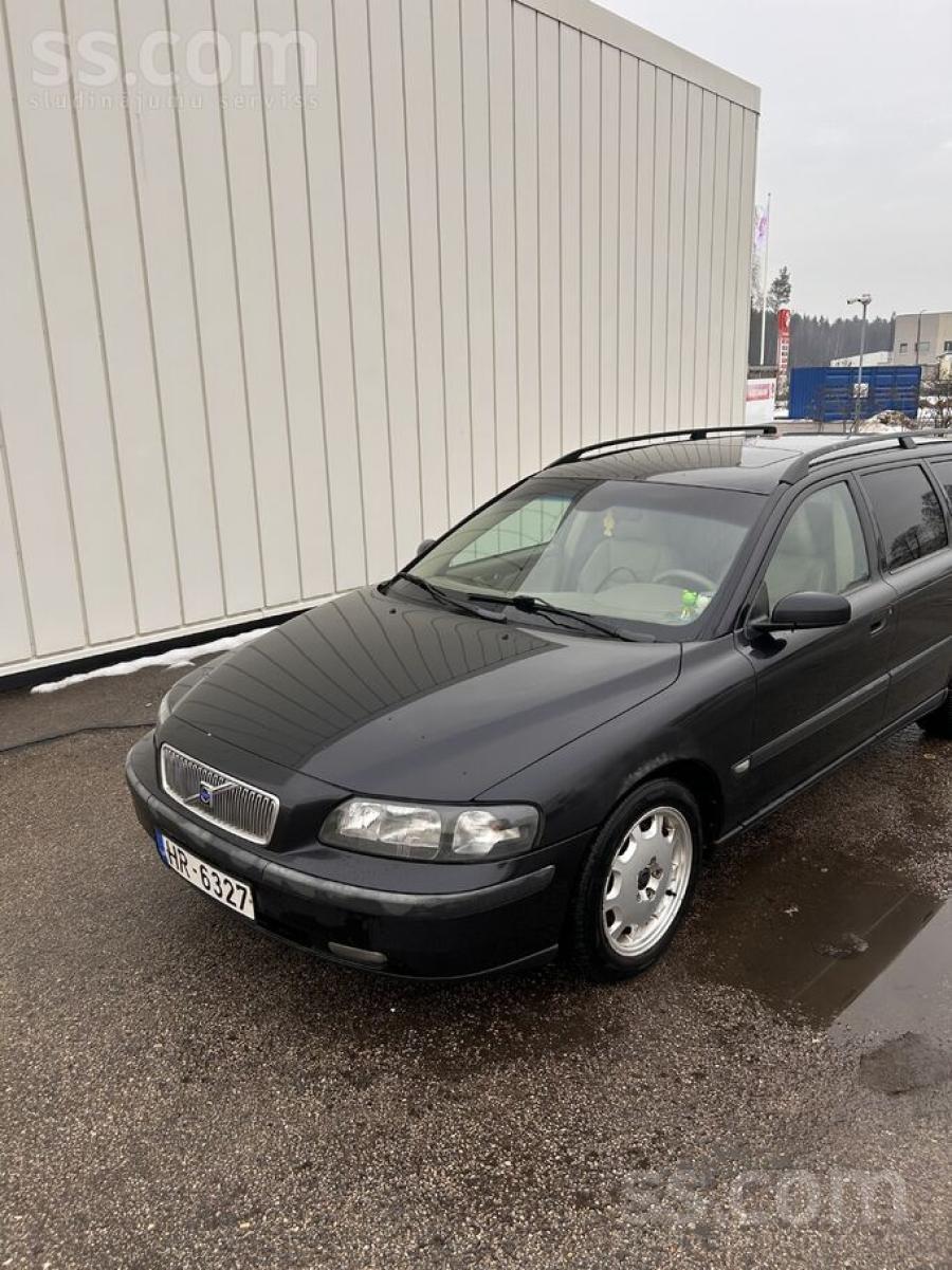 Melns Volvo V70 2003 Rīga, ar dzinēja tilpumu 2.40 L un nobraukumu 585 tūkst. km par 900 €, foto 6 vietnē AUTOMOTO.COM.LV