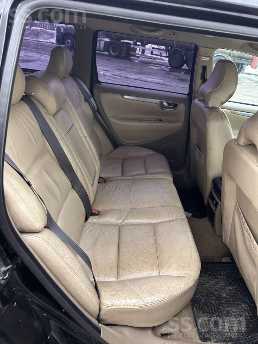 Melns Volvo V70 2003 Rīga, ar dzinēja tilpumu 2.40 L un nobraukumu 585 tūkst. km par 900 €, foto 8 vietnē AUTOMOTO.COM.LV
