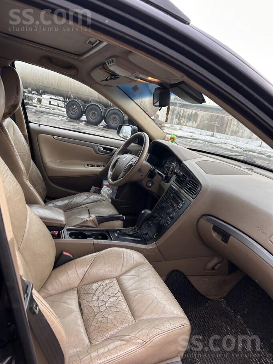 Melns Volvo V70 2003 Rīga, ar dzinēja tilpumu 2.40 L un nobraukumu 585 tūkst. km par 900 €, foto 10 vietnē AUTOMOTO.COM.LV