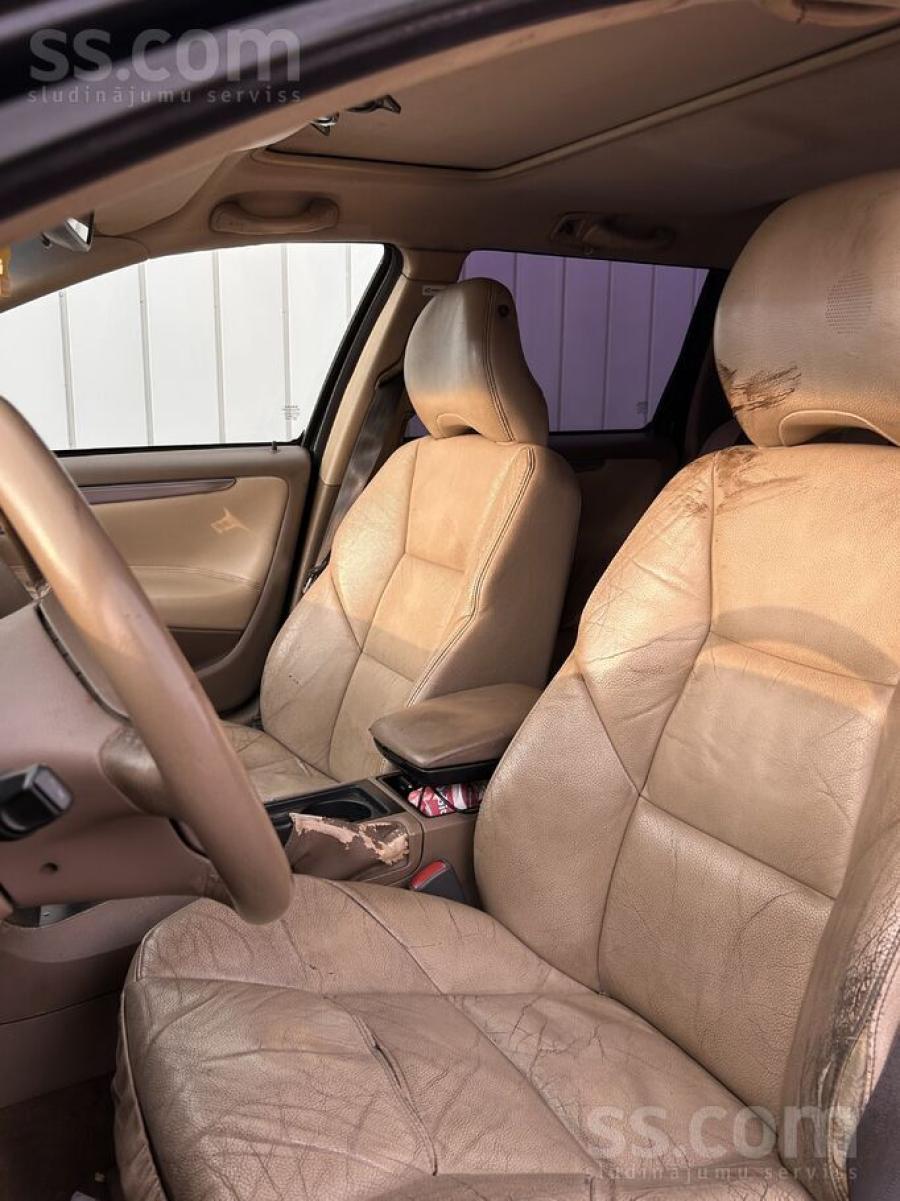 Melns Volvo V70 2003 Rīga, ar dzinēja tilpumu 2.40 L un nobraukumu 585 tūkst. km par 900 €, foto 13 vietnē AUTOMOTO.COM.LV