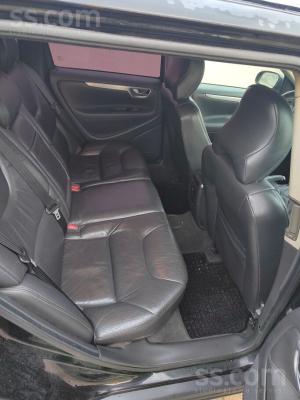 Black Volvo V70 2003 in Rezekne, with an engine capacity of 2.40 L and mileage of 452 thousand km for 1650 €, photo  on AUTOMOTO.COM.LV