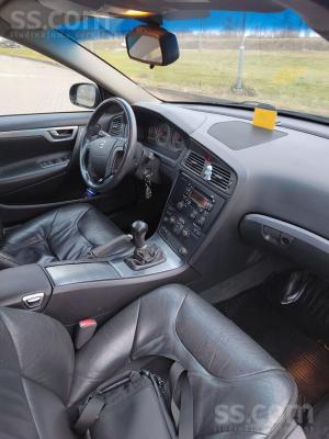 Black Volvo V70 2003 in Rezekne, with an engine capacity of 2.40 L and mileage of 452 thousand km for 1650 €, photo 4 on AUTOMOTO.COM.LV