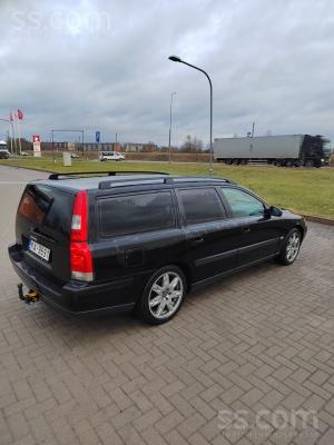 Black Volvo V70 2003 in Rezekne, with an engine capacity of 2.40 L and mileage of 452 thousand km for 1650 €, photo 8 on AUTOMOTO.COM.LV