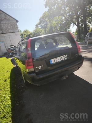 Black Volvo V70 2003 in Saldus, with an engine capacity of 2.40 L and mileage of 405 thousand km for 750 €, photo 4 on AUTOMOTO.COM.LV