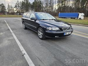 Black Volvo V70 2003 in Ogre, with an engine capacity of 2.40 L and mileage of 428 thousand km for 1000 €, photo  on AUTOMOTO.COM.LV