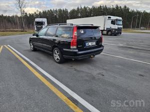 Melns Volvo V70 2003 Ogre, ar dzinēja tilpumu 2.40 L un nobraukumu 428 tūkst. km par 1000 €, foto 4 vietnē AUTOMOTO.COM.LV