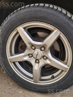 Melns Volvo V70 2003 Ogre, ar dzinēja tilpumu 2.40 L un nobraukumu 428 tūkst. km par 1000 €, foto 8 vietnē AUTOMOTO.COM.LV