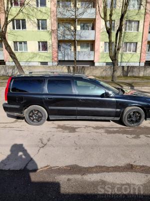 Melns Volvo V70 2003 Liepāja, ar dzinēja tilpumu 2.40 L un nobraukumu 285 tūkst. km par 1430 €, foto 4 vietnē AUTOMOTO.COM.LV