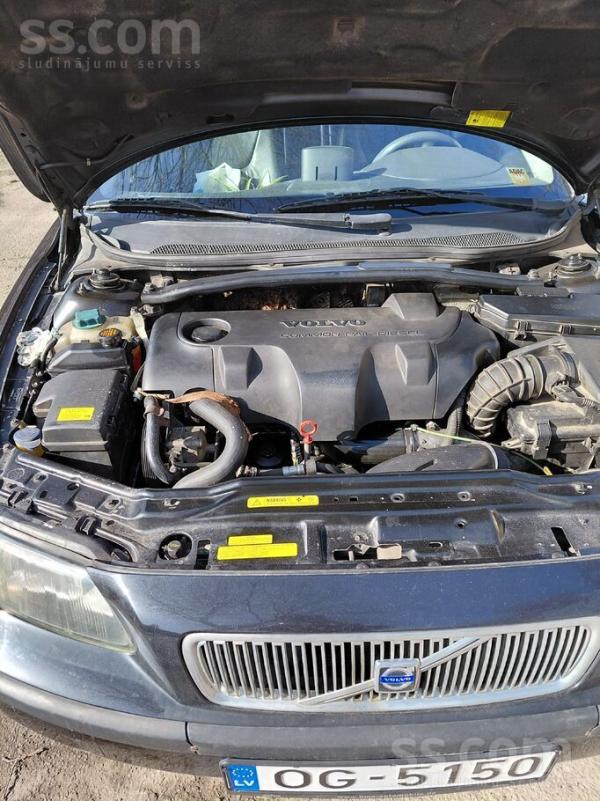 Melns Volvo V70 2003 Liepāja, ar dzinēja tilpumu 2.40 L un nobraukumu 285 tūkst. km par 1430 €, foto 5 vietnē AUTOMOTO.COM.LV