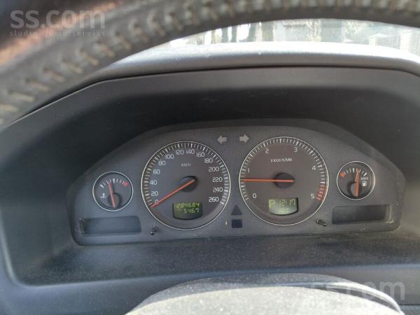 Melns Volvo V70 2003 Liepāja, ar dzinēja tilpumu 2.40 L un nobraukumu 285 tūkst. km par 1430 €, foto 6 vietnē AUTOMOTO.COM.LV