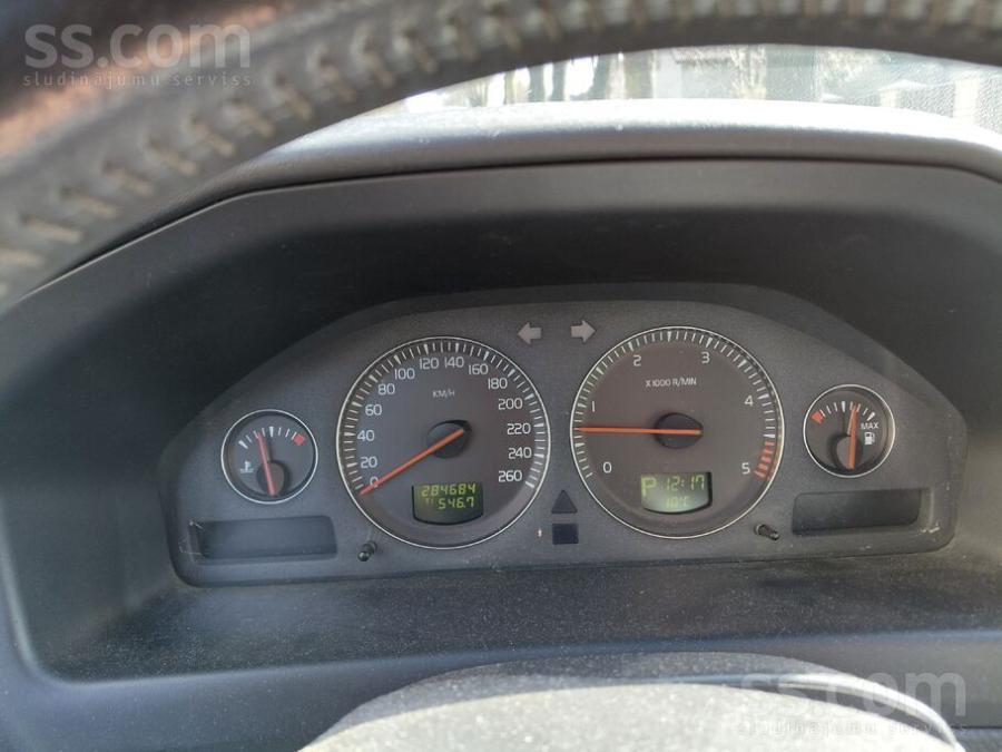 Melns Volvo V70 2003 Liepāja, ar dzinēja tilpumu 2.40 L un nobraukumu 285 tūkst. km par 1430 €, foto 7 vietnē AUTOMOTO.COM.LV