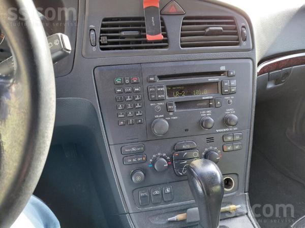 Melns Volvo V70 2003 Liepāja, ar dzinēja tilpumu 2.40 L un nobraukumu 285 tūkst. km par 1430 €, foto 9 vietnē AUTOMOTO.COM.LV