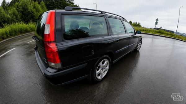 Melns Volvo V70 2003 Alīta, ar dzinēja tilpumu 2.40 L un nobraukumu 480 tūkst. km par 1750 €, foto 4 vietnē AUTOMOTO.COM.LV