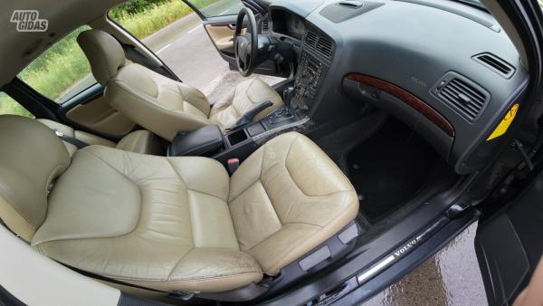 Melns Volvo V70 2003 Alīta, ar dzinēja tilpumu 2.40 L un nobraukumu 480 tūkst. km par 1750 €, foto 9 vietnē AUTOMOTO.COM.LV