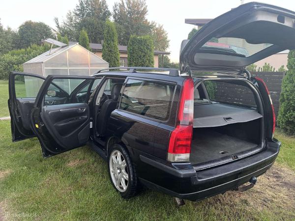 Melns Volvo V70 2003 Viļņa, ar dzinēja tilpumu 2.40 L un nobraukumu 500 tūkst. km par 2100 €, foto 3 vietnē AUTOMOTO.COM.LV