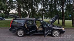Melns Volvo V70 2003 Rīga, ar dzinēja tilpumu 2.40 L un nobraukumu 0 tūkst. km par 690 €, foto  vietnē AUTOMOTO.COM.LV