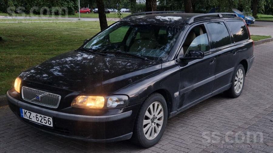 Melns Volvo V70 2003 Rīga, ar dzinēja tilpumu 2.40 L un nobraukumu 0 tūkst. km par 690 €, foto 4 vietnē AUTOMOTO.COM.LV