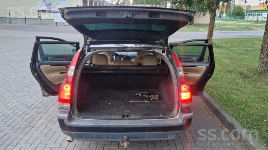 Melns Volvo V70 2003 Rīga, ar dzinēja tilpumu 2.40 L un nobraukumu 0 tūkst. km par 690 €, foto 12 vietnē AUTOMOTO.COM.LV