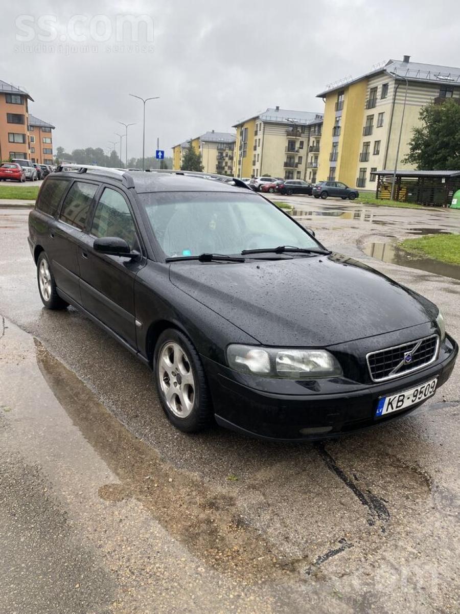 Melns Volvo V70 2003 Jūrmala, ar dzinēja tilpumu 2.40 L un nobraukumu 297 tūkst. km par 1000 €, foto 1 vietnē AUTOMOTO.COM.LV