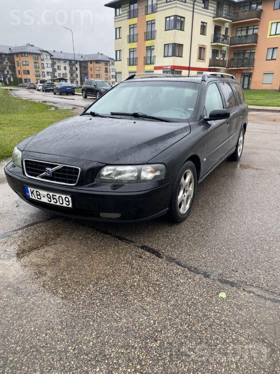 Melns Volvo V70 2003 Jūrmala, ar dzinēja tilpumu 2.40 L un nobraukumu 297 tūkst. km par 1000 €, foto 3 vietnē AUTOMOTO.COM.LV