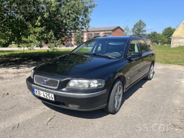 Melns Volvo V70 2003 Kuldīga, ar dzinēja tilpumu 2.40 L un nobraukumu 687 tūkst. km par 1100 €, foto 1 vietnē AUTOMOTO.COM.LV