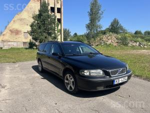 Melns Volvo V70 2003 Kuldīga, ar dzinēja tilpumu 2.40 L un nobraukumu 687 tūkst. km par 1100 €, foto 3 vietnē AUTOMOTO.COM.LV