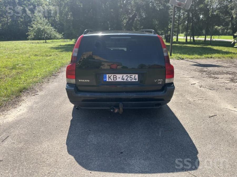 Melns Volvo V70 2003 Kuldīga, ar dzinēja tilpumu 2.40 L un nobraukumu 687 tūkst. km par 1100 €, foto 5 vietnē AUTOMOTO.COM.LV