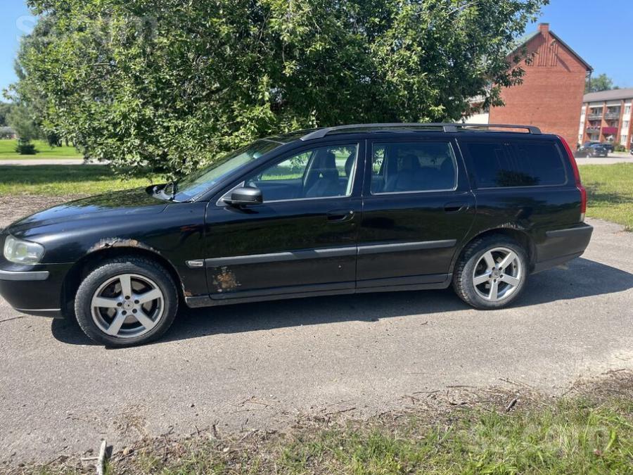 Melns Volvo V70 2003 Kuldīga, ar dzinēja tilpumu 2.40 L un nobraukumu 687 tūkst. km par 1100 €, foto 6 vietnē AUTOMOTO.COM.LV