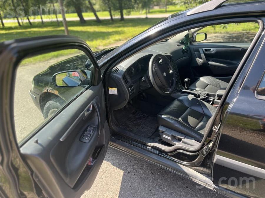 Melns Volvo V70 2003 Kuldīga, ar dzinēja tilpumu 2.40 L un nobraukumu 687 tūkst. km par 1100 €, foto 7 vietnē AUTOMOTO.COM.LV