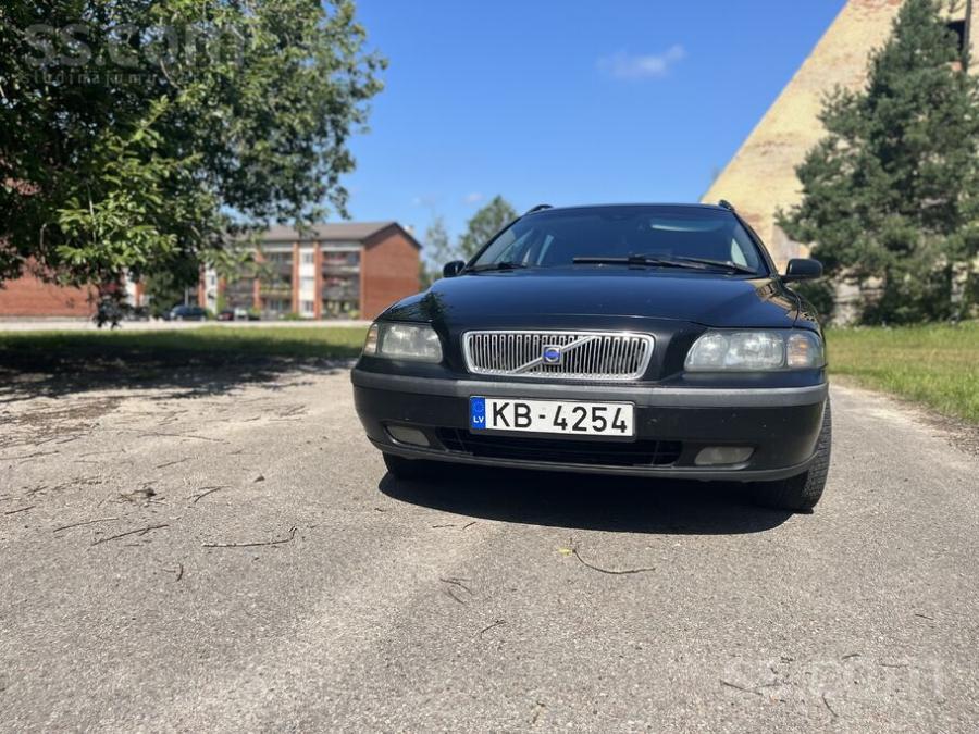 Melns Volvo V70 2003 Kuldīga, ar dzinēja tilpumu 2.40 L un nobraukumu 687 tūkst. km par 1100 €, foto 11 vietnē AUTOMOTO.COM.LV
