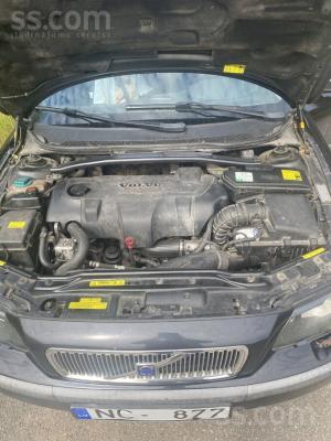 Black Volvo V70 2003 in Ventspils, with an engine capacity of 2.40 L and mileage of 350 thousand km for 1350 €, photo 9 on AUTOMOTO.COM.LV