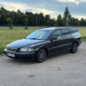 Черный Вольво В70 2003 в Огре, объемом двигателя 2.40 л и пробегом 332 тыс. км за 1250 €, фото  на AUTOMOTO.COM.LV
