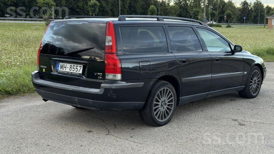 Черный Вольво В70 2003 в Огре, объемом двигателя 2.40 л и пробегом 332 тыс. км за 1250 €, фото 6 на AUTOMOTO.COM.LV