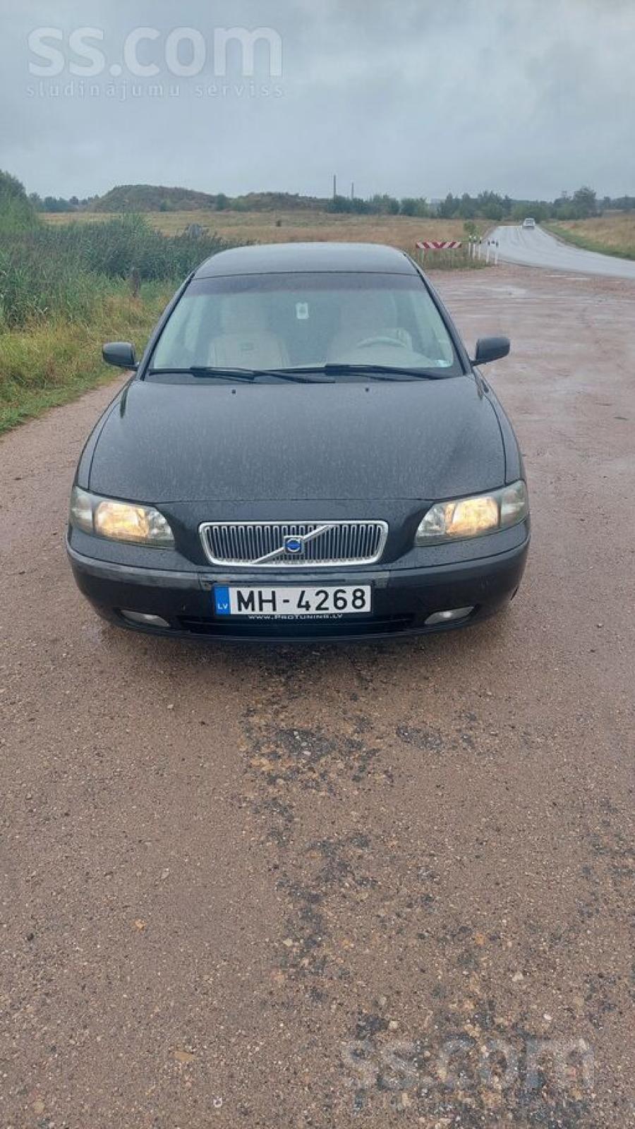 Melns Volvo V70 2003 Daugavpils, ar dzinēja tilpumu 2.40 L un nobraukumu 366 tūkst. km par 1250 €, foto 1 vietnē AUTOMOTO.COM.LV