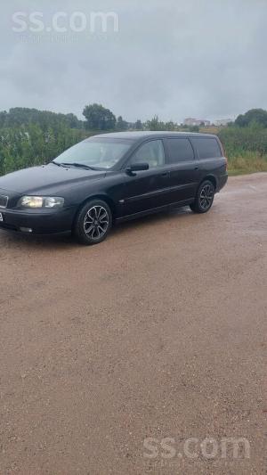 Melns Volvo V70 2003 Daugavpils, ar dzinēja tilpumu 2.40 L un nobraukumu 366 tūkst. km par 1250 €, foto 3 vietnē AUTOMOTO.COM.LV