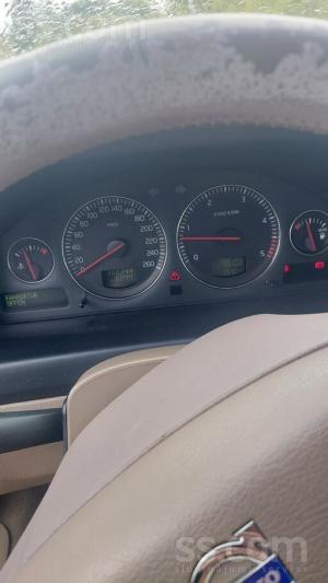 Melns Volvo V70 2003 Daugavpils, ar dzinēja tilpumu 2.40 L un nobraukumu 366 tūkst. km par 1250 €, foto 5 vietnē AUTOMOTO.COM.LV