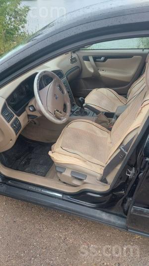 Melns Volvo V70 2003 Daugavpils, ar dzinēja tilpumu 2.40 L un nobraukumu 366 tūkst. km par 1250 €, foto 6 vietnē AUTOMOTO.COM.LV